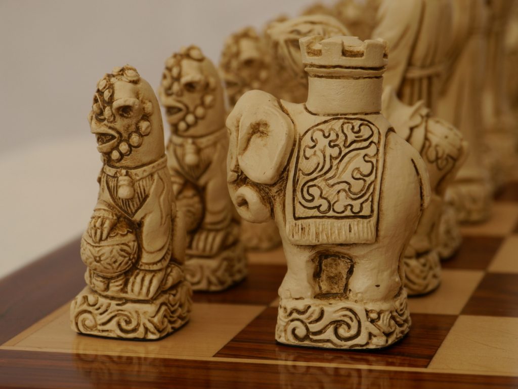 Berkeley Chess Ltd - Mandarin Chess Set - Ivory and Brown - ChessBaron ...