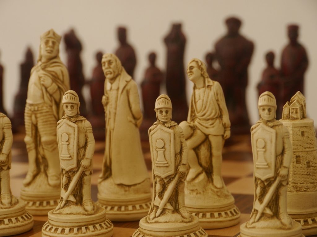 Berkeley Chess Ltd - Shakespeare - Ivory and Red - ChessBaron Chess ...