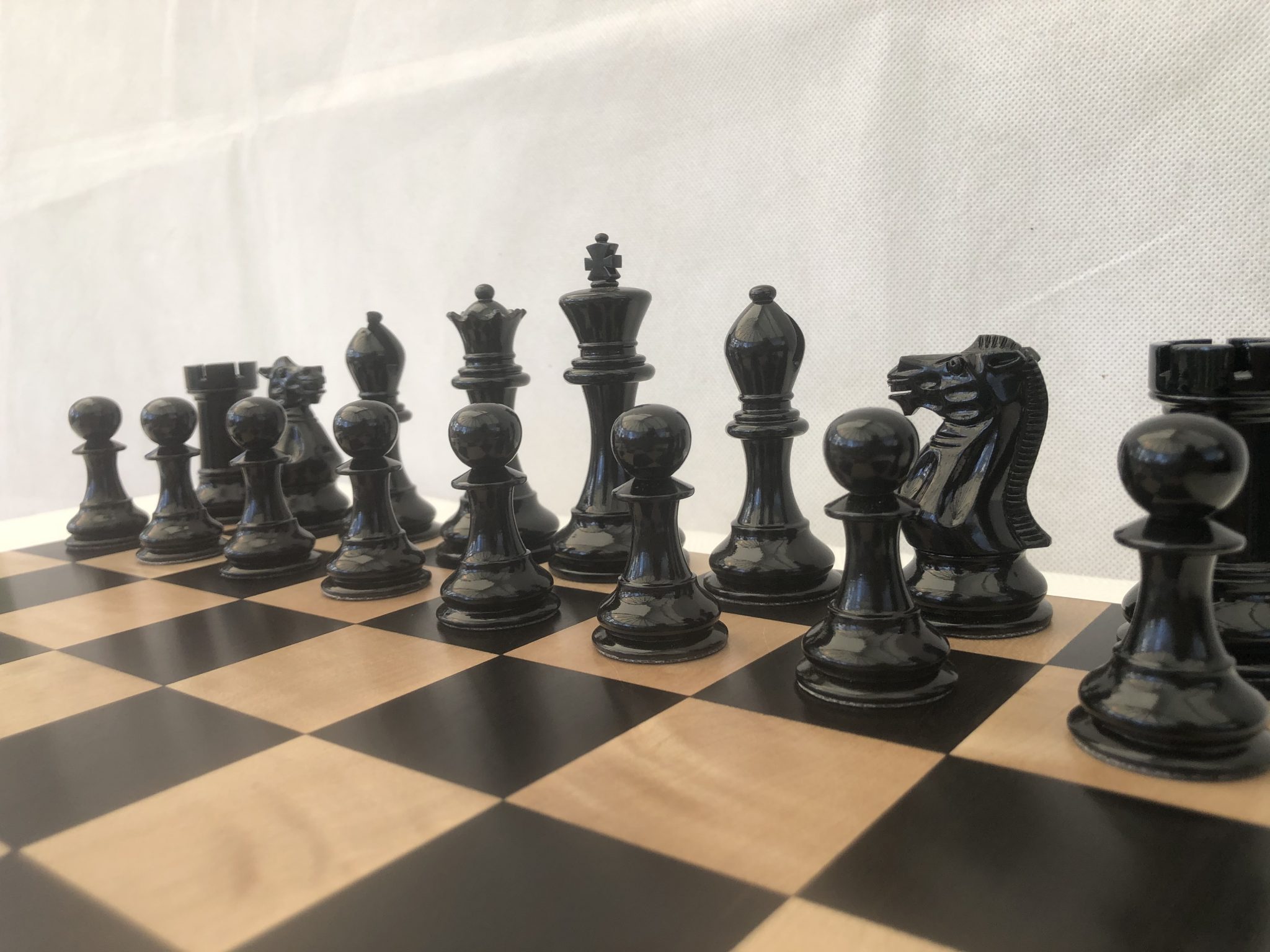 Bold Chess - Black and Gold Triple Weight Chess Set - Limited Edition ...