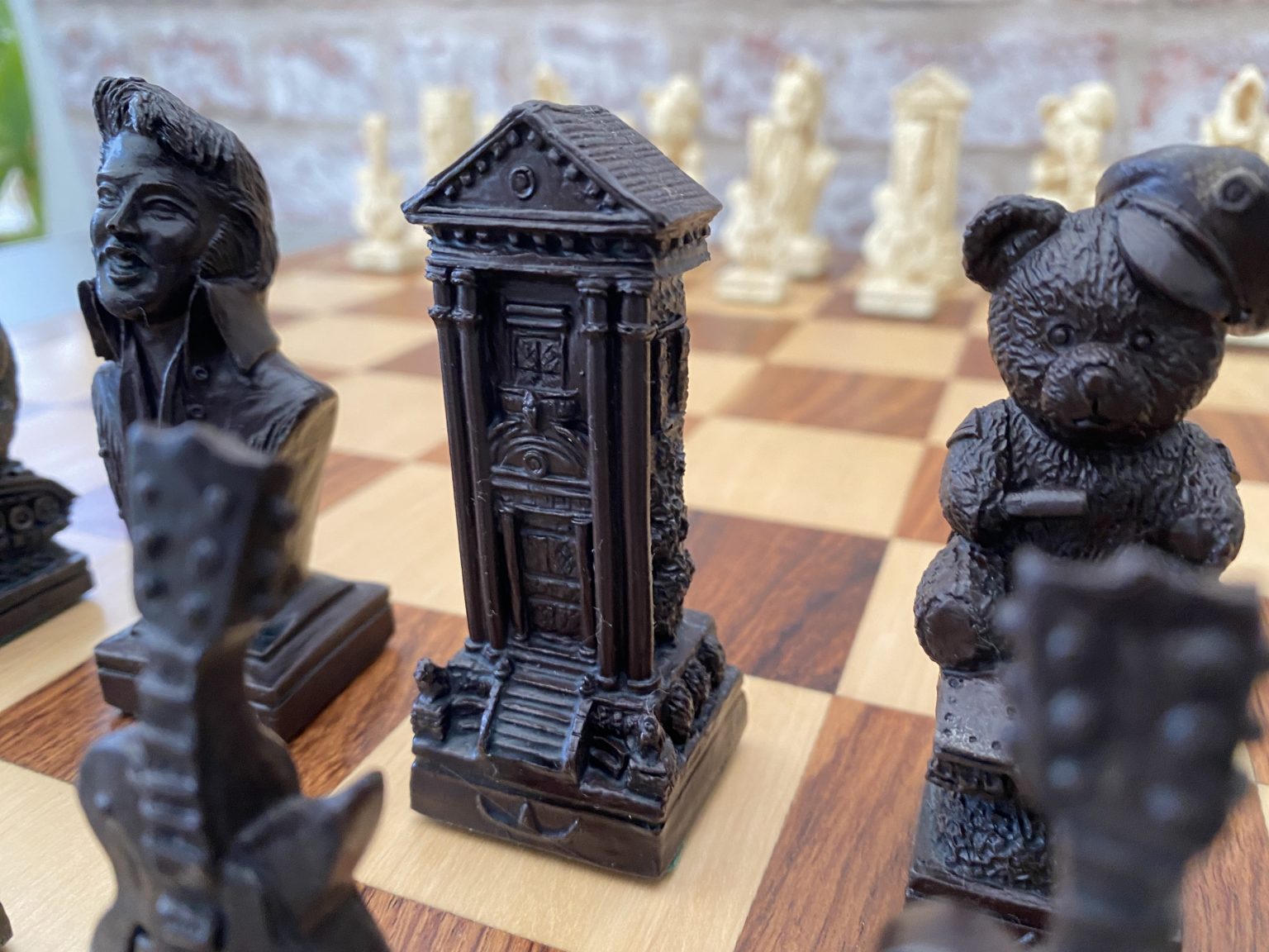 Elvis Presley Chess Set - ChessBaron Chess Sets - 01278 426100