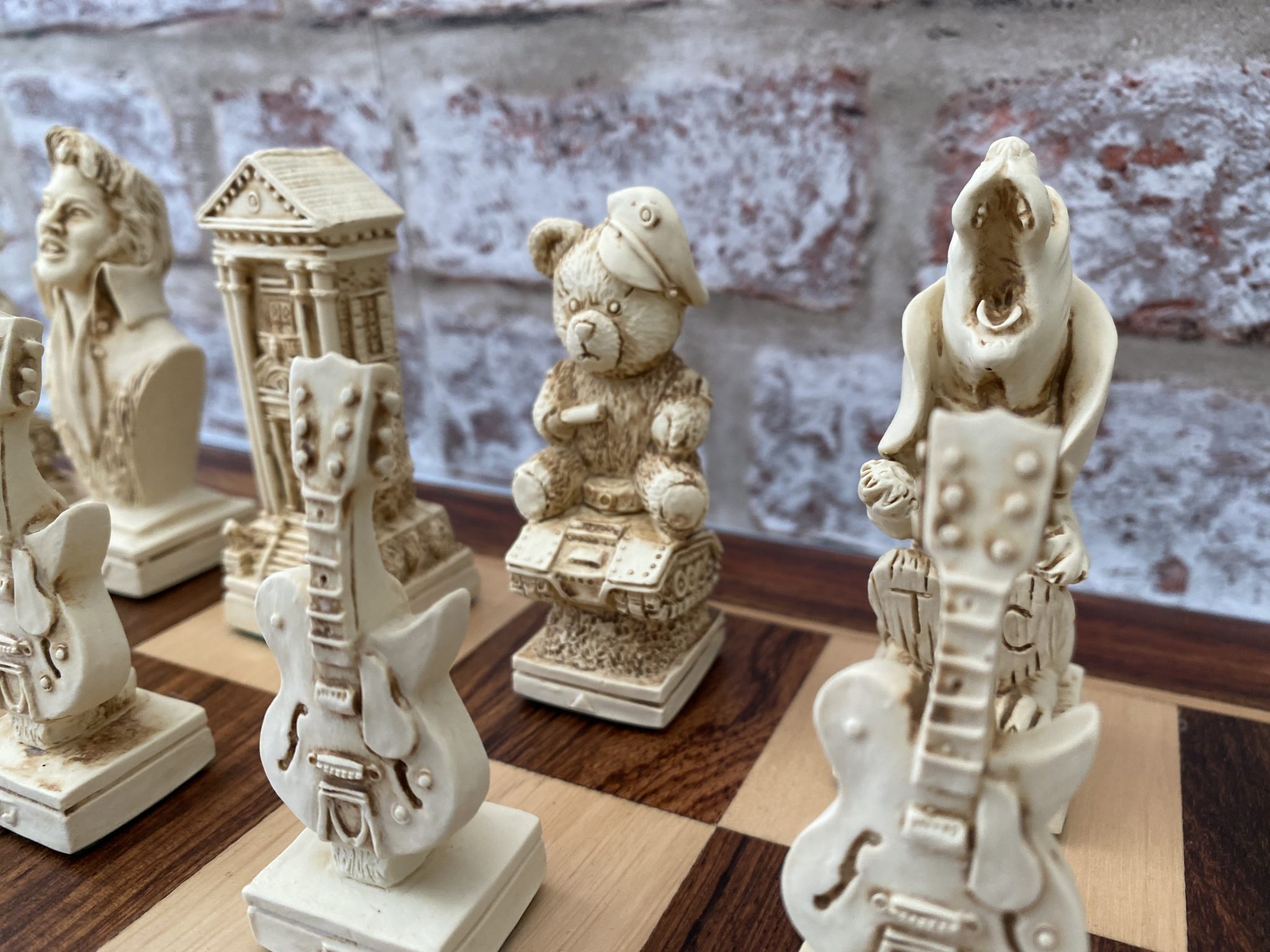 Elvis Presley Chess Set - ChessBaron Chess Sets - 01278 426100