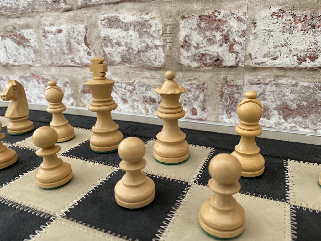 Cute Staunton Ebonised Chess Set - ChessBaron Chess Sets - 01278 426100