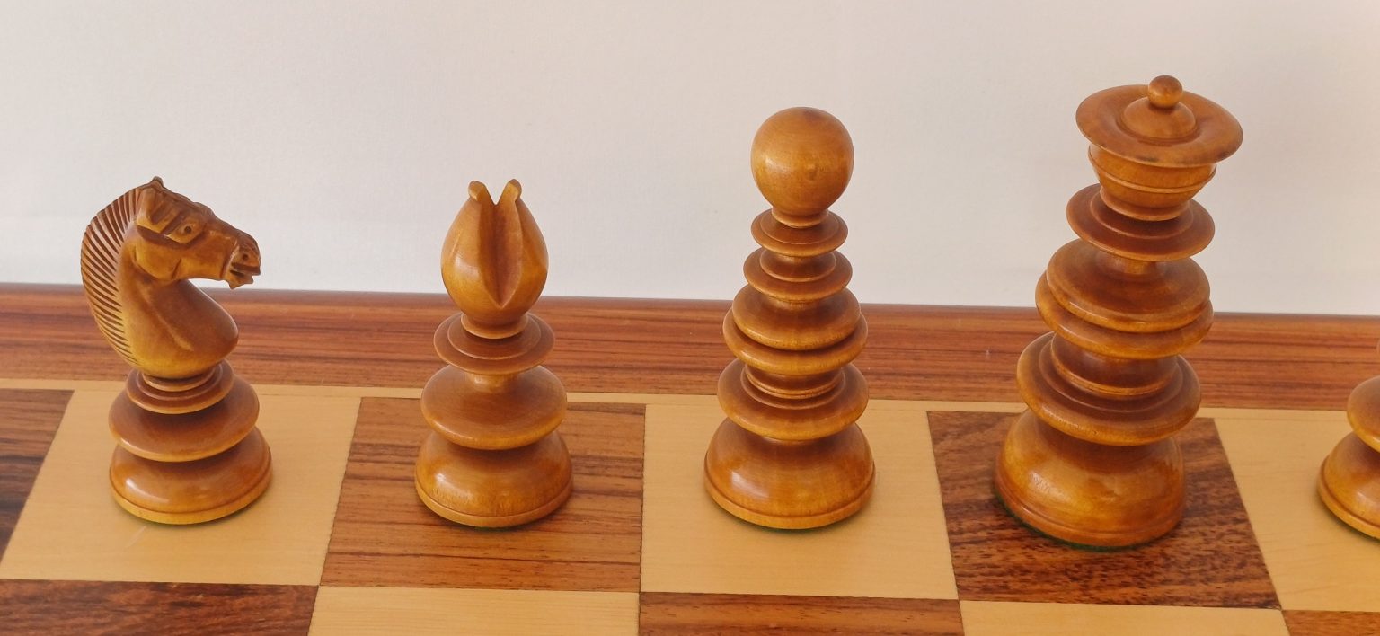 John Calvert Chess Set in Ebony - ChessBaron Chess Sets - 01278 426100